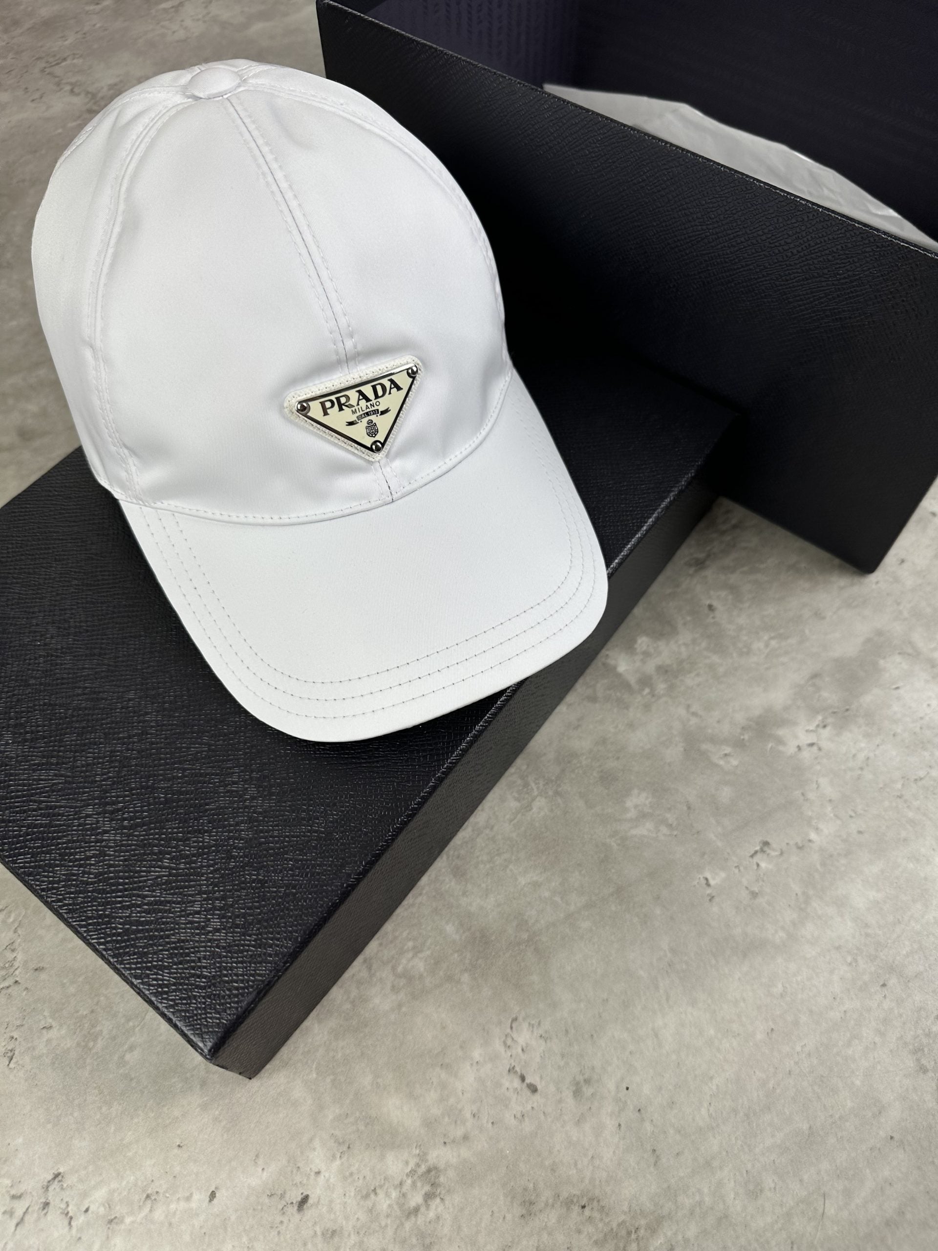Prada – GarmsMarket